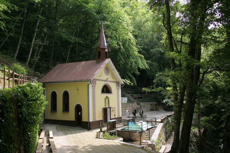 Župnija Šentjernej